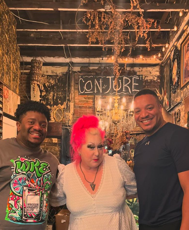 Book In-Person Readings with Yeye – YeYe Dani The Mystic Diva